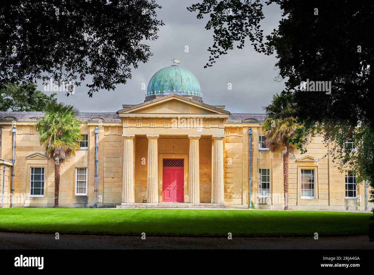 Observatory Building and Library, University of Cambridge, England ...