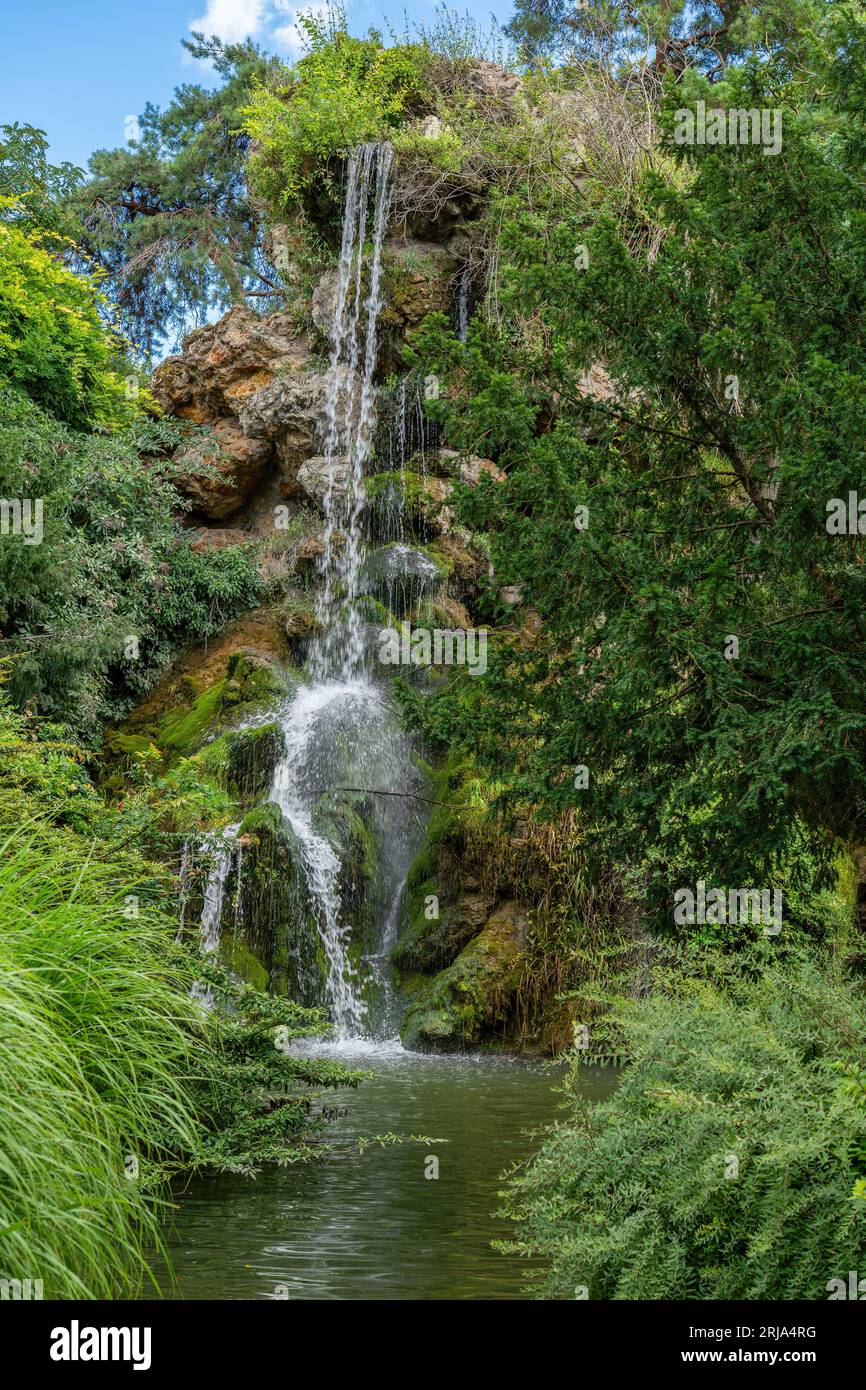 Rock Waterfall in the Bagatelle Park - Paris, France Stock Photo - Alamy