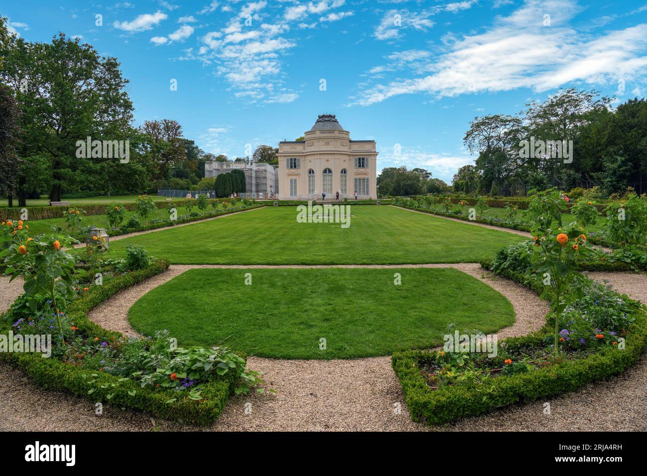 Bagatelle castle in the Bagatelle park - Paris, France Stock Photo - Alamy