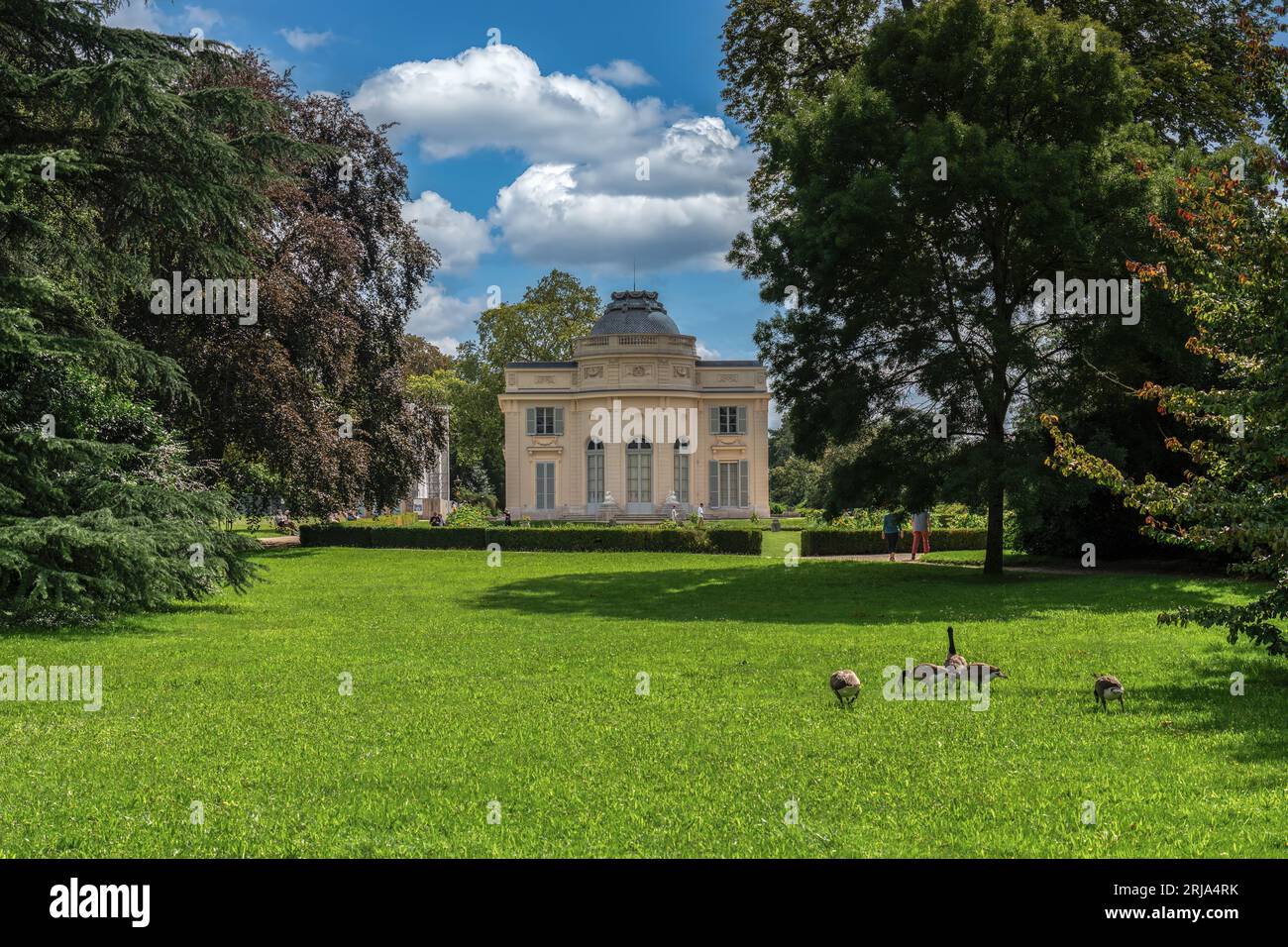 Bagatelle castle in the Bagatelle park - Paris, France Stock Photo - Alamy