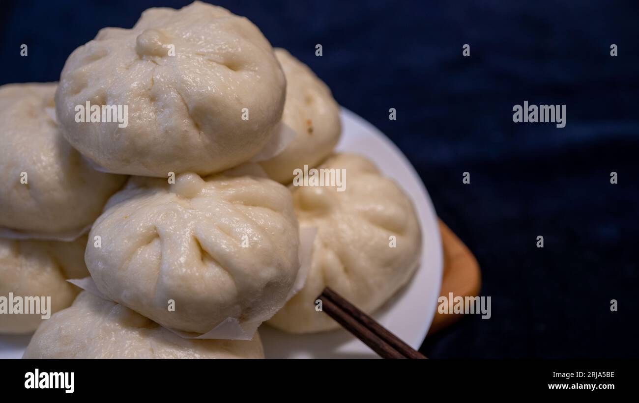 The chinese steamed stuffed bun Stock Photo - Alamy