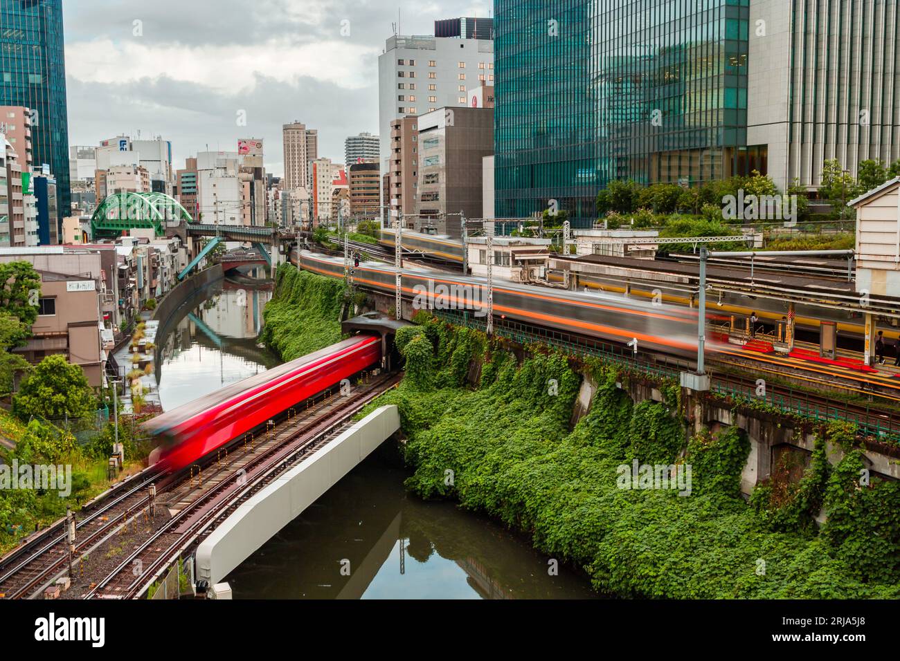 TOKYO, JAPAN - AUGUST 09 2023: Long exposure (blurred motion) image of ...