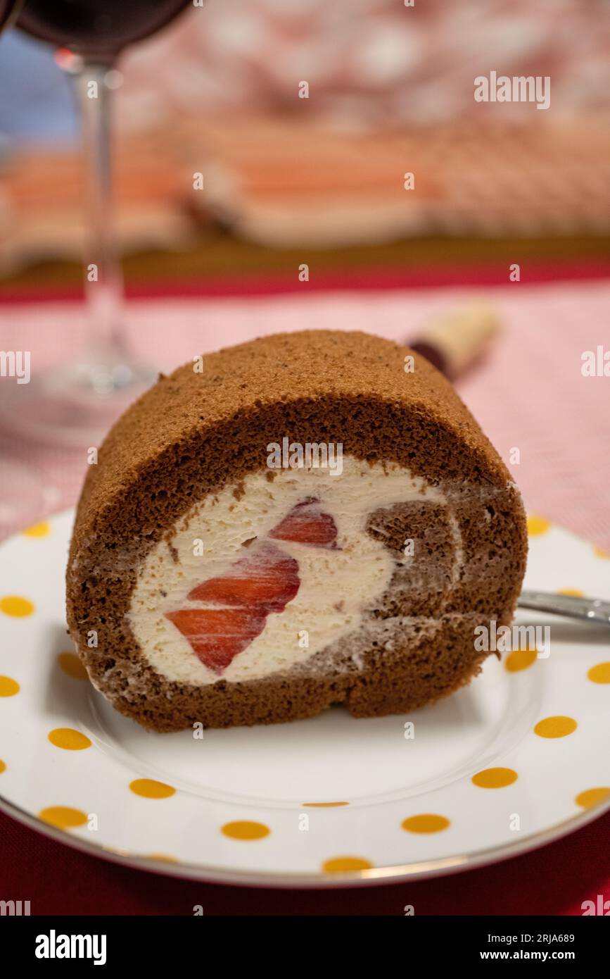Japanese cake roll hi-res stock photography and images - Alamy