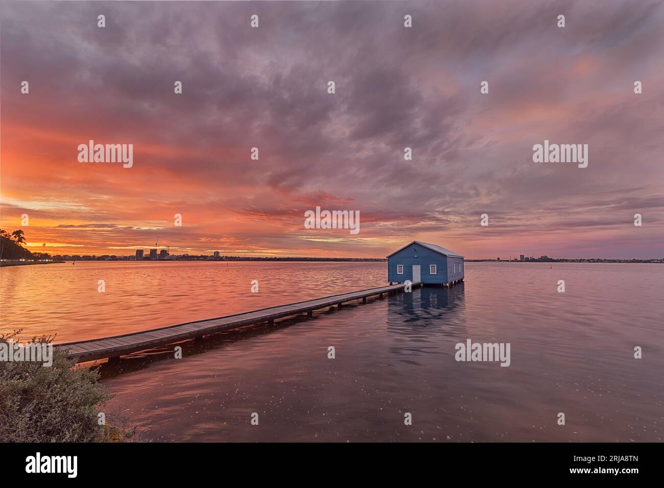Perth city reflections over water swan river hi-res stock photography and images - Alamy