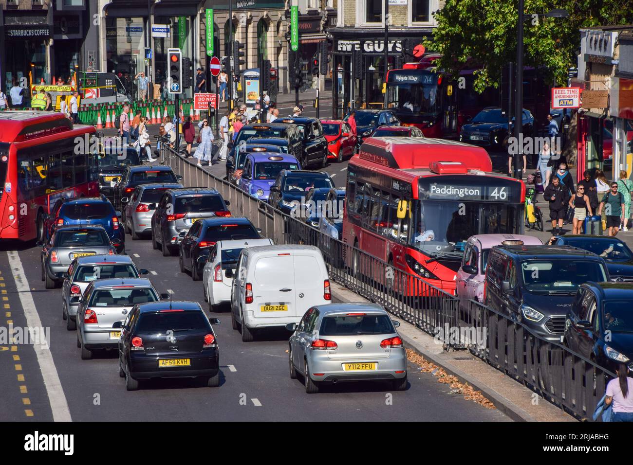 Cross roads 2022 hi-res stock photography and images - Alamy