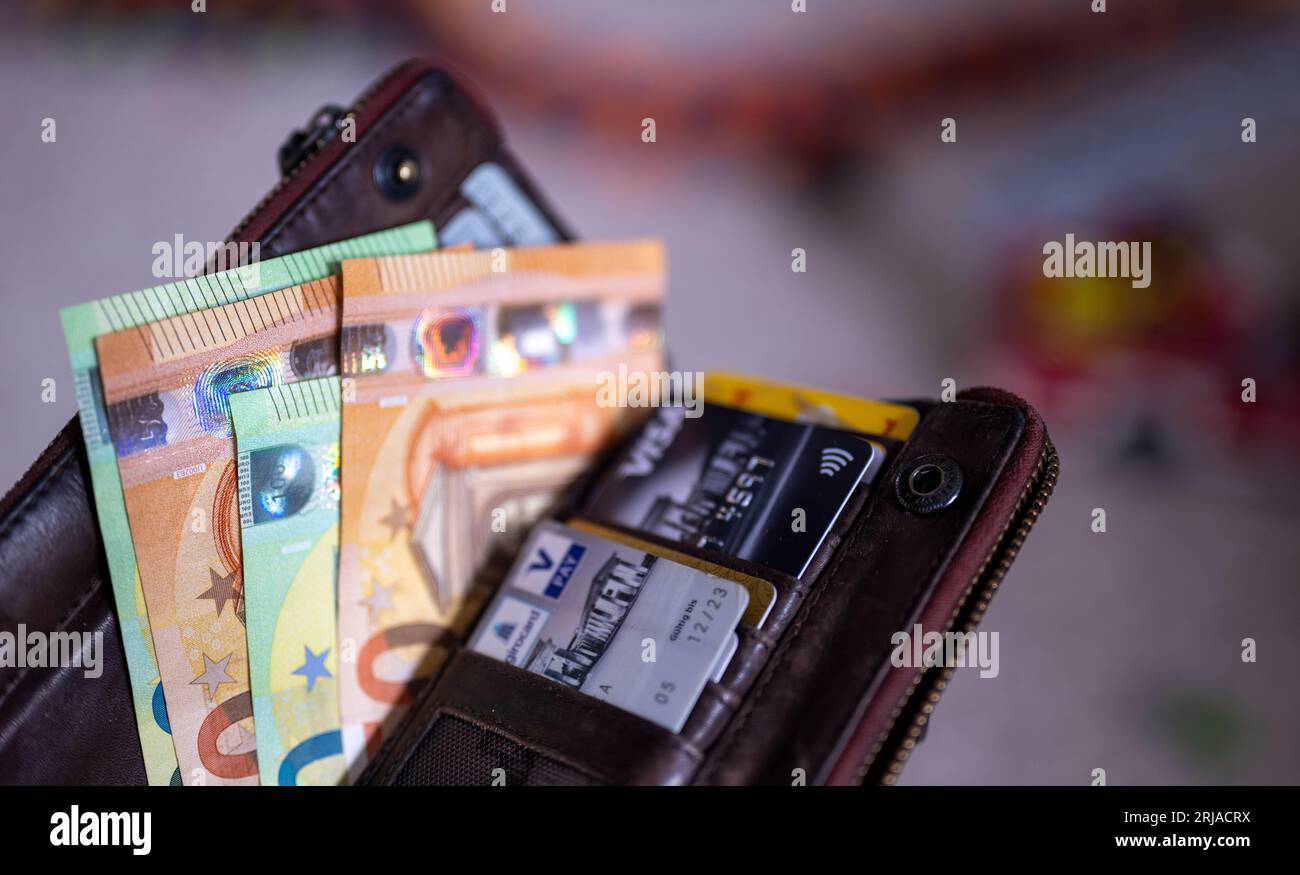 Berlin, Germany. 21st Aug, 2023. Banknotes with the value of 100 and 50 ...