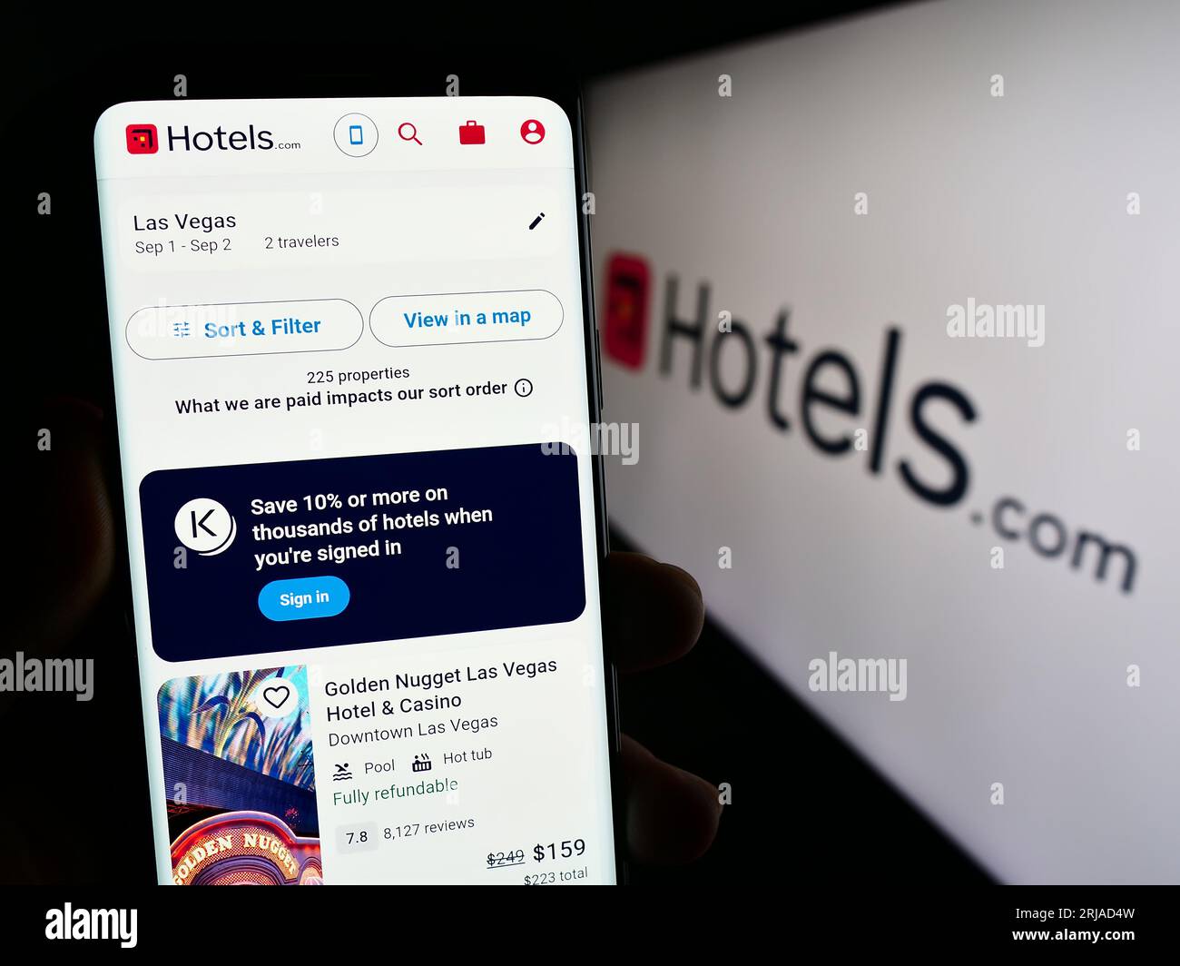 Mobile booking hotels hi-res stock photography and images - Alamy