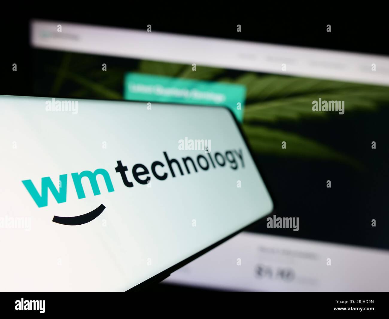 Weedmaps logo hi-res stock photography and images - Alamy