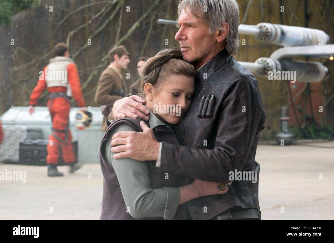 STAR WARS: THE FORCE AWAKENS 2015 Walt Disney Studios Motion Pictures ...