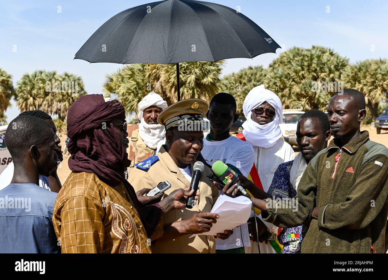 Lokale uniform hi-res stock photography and images - Alamy