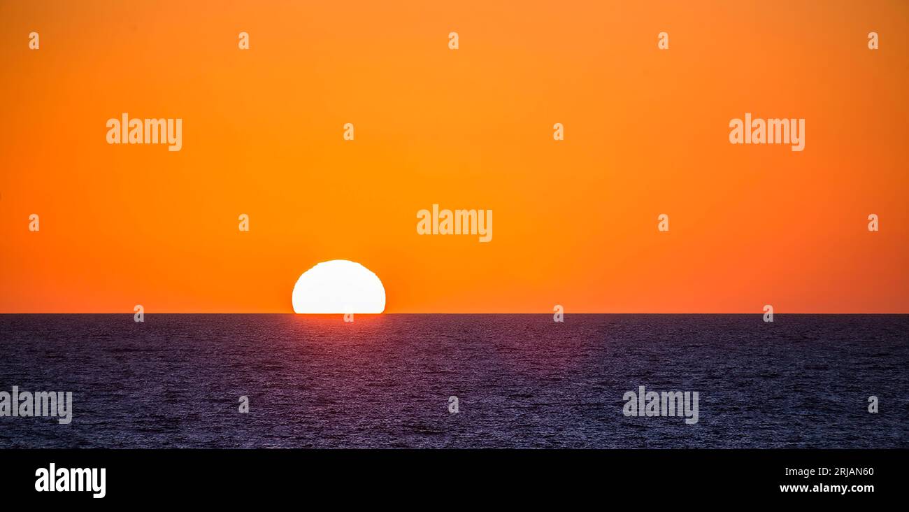 Sun rise uk hi-res stock photography and images - Alamy