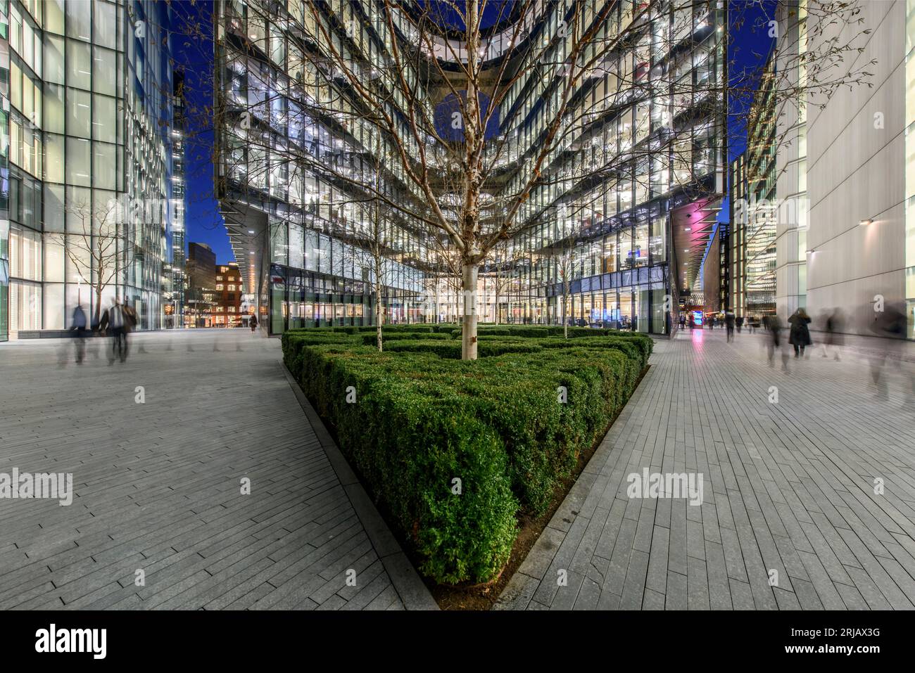 More London Place in London SE1 at night Stock Photo - Alamy