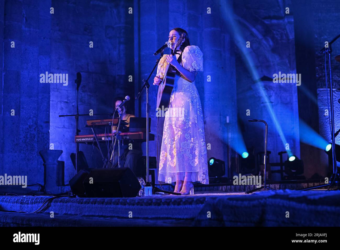 Spanish singer-songwriter Valeria Castro, one of the promising women ...