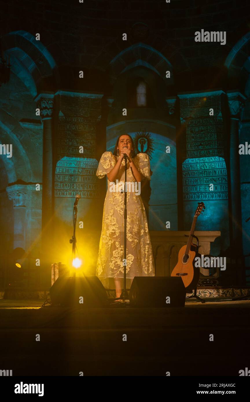 Spanish singer-songwriter Valeria Castro, one of the promising women ...