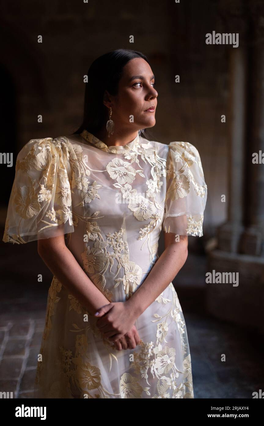 Female singer classical hi-res stock photography and images - Alamy