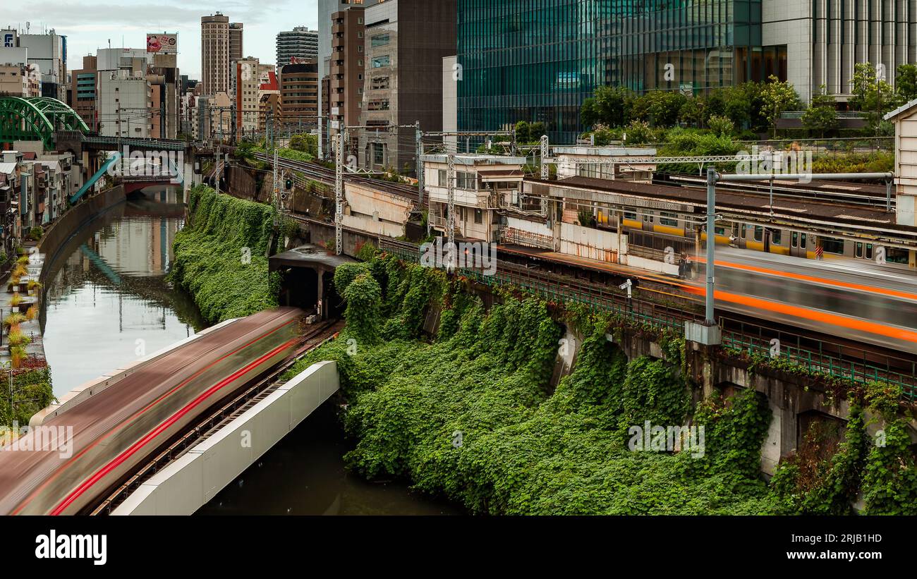 TOKYO, JAPAN - AUGUST 09 2023: Long exposure (blurred motion) image of ...