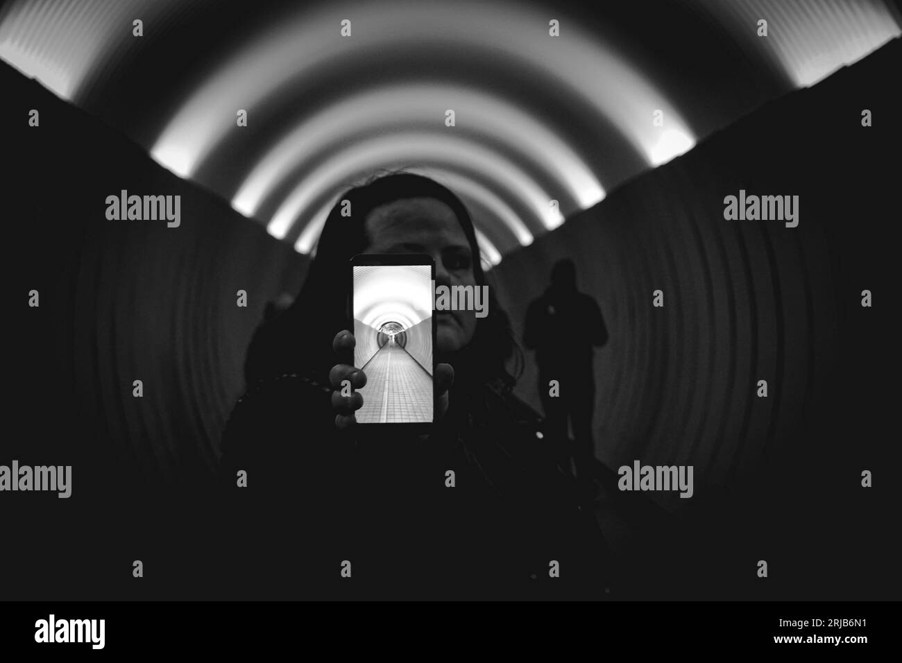 Dark shadow mobile phone hi-res stock photography and images - Alamy