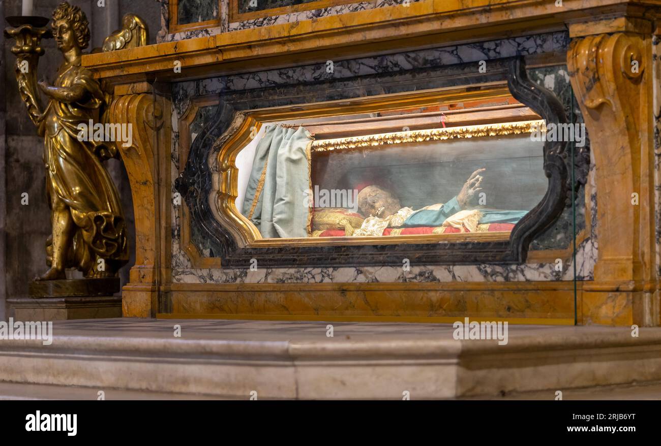 Stained glass window depicting the mummy of San Davino in the city of ...