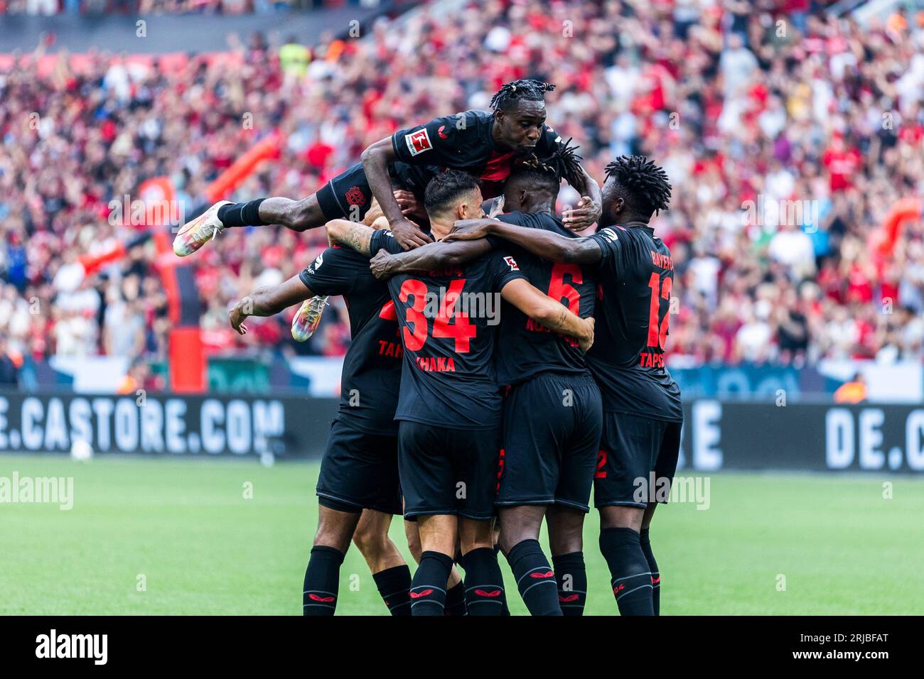Leverkusen, Bayarena, 19.08.23: Jonathan Tah(Leverkusen) trifft zum 2:0 ...