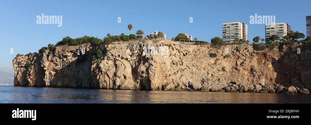 Coastal cliff buildings city skyline hi-res stock photography and ...