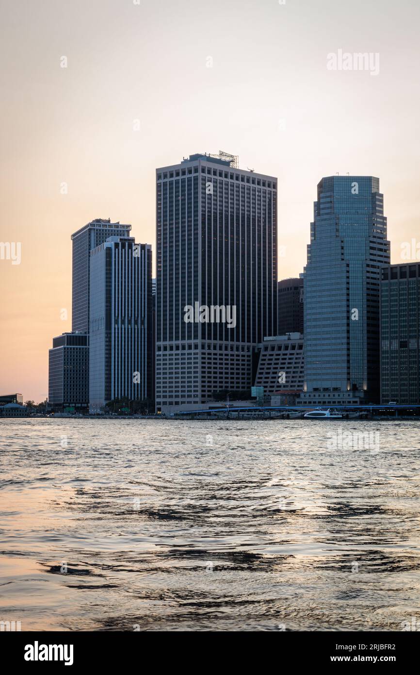 55 Water Street skyscraper, East River, Financial District, Lower ...