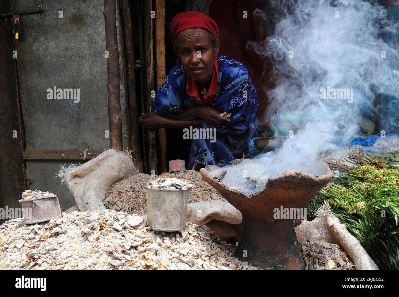 Burning incense in Harar market. Haraghe, Harari Region, Ethiopia Stock ...