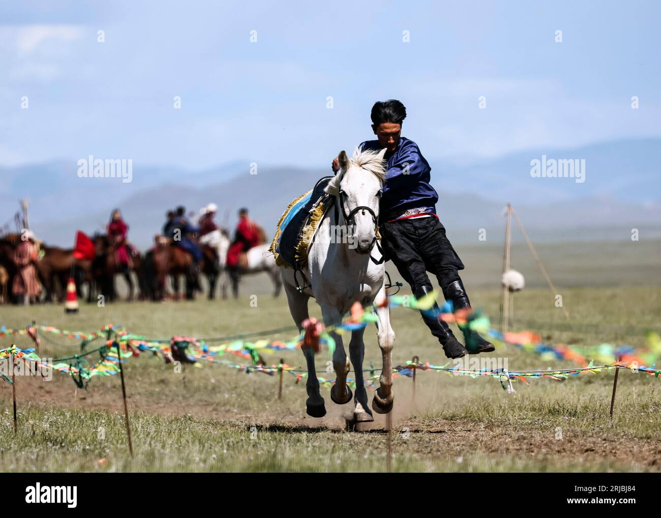 (230822) -- ULAN BATOR, Aug. 22, 2023 (Xinhua) -- A horseman ...