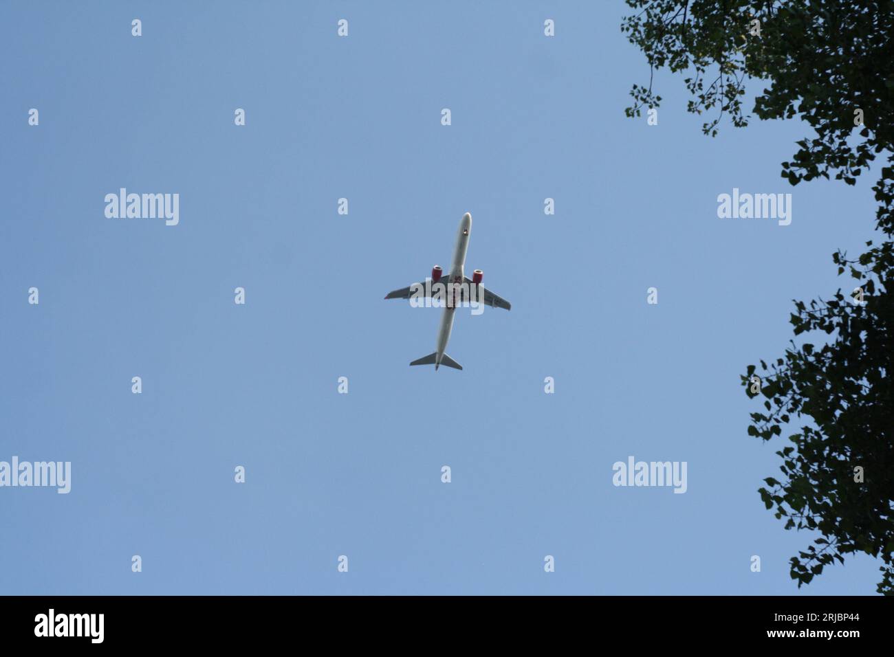 Airport runway from cockpit hi-res stock photography and images - Alamy