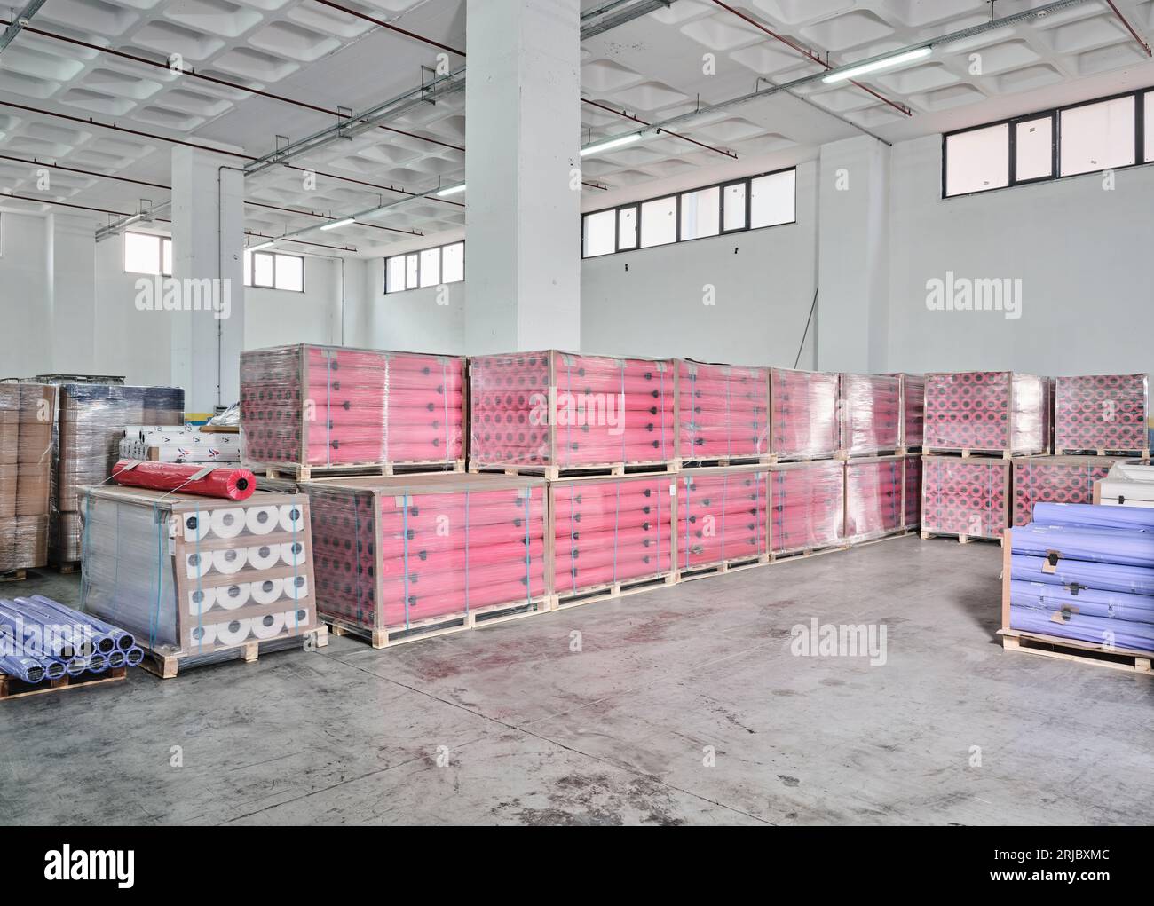 Recycled pallet box hi-res stock photography and images - Alamy