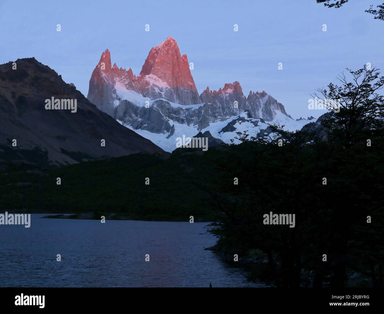 Mt fitzroy hi-res stock photography and images - Alamy