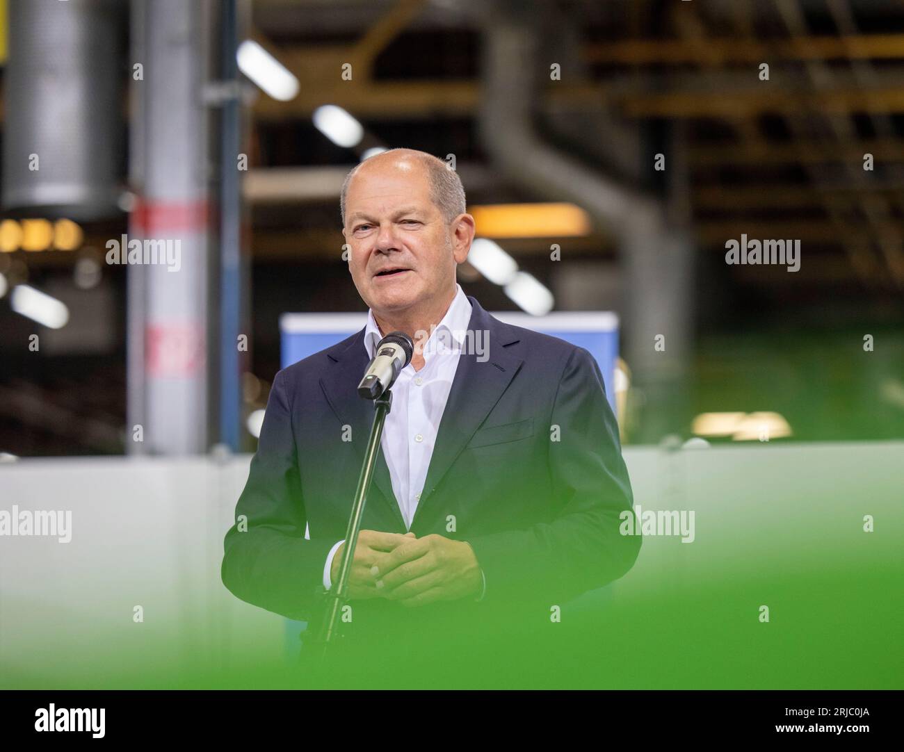 22 August 2023, North Rhine-Westphalia, Düren: German Chancellor Olaf ...