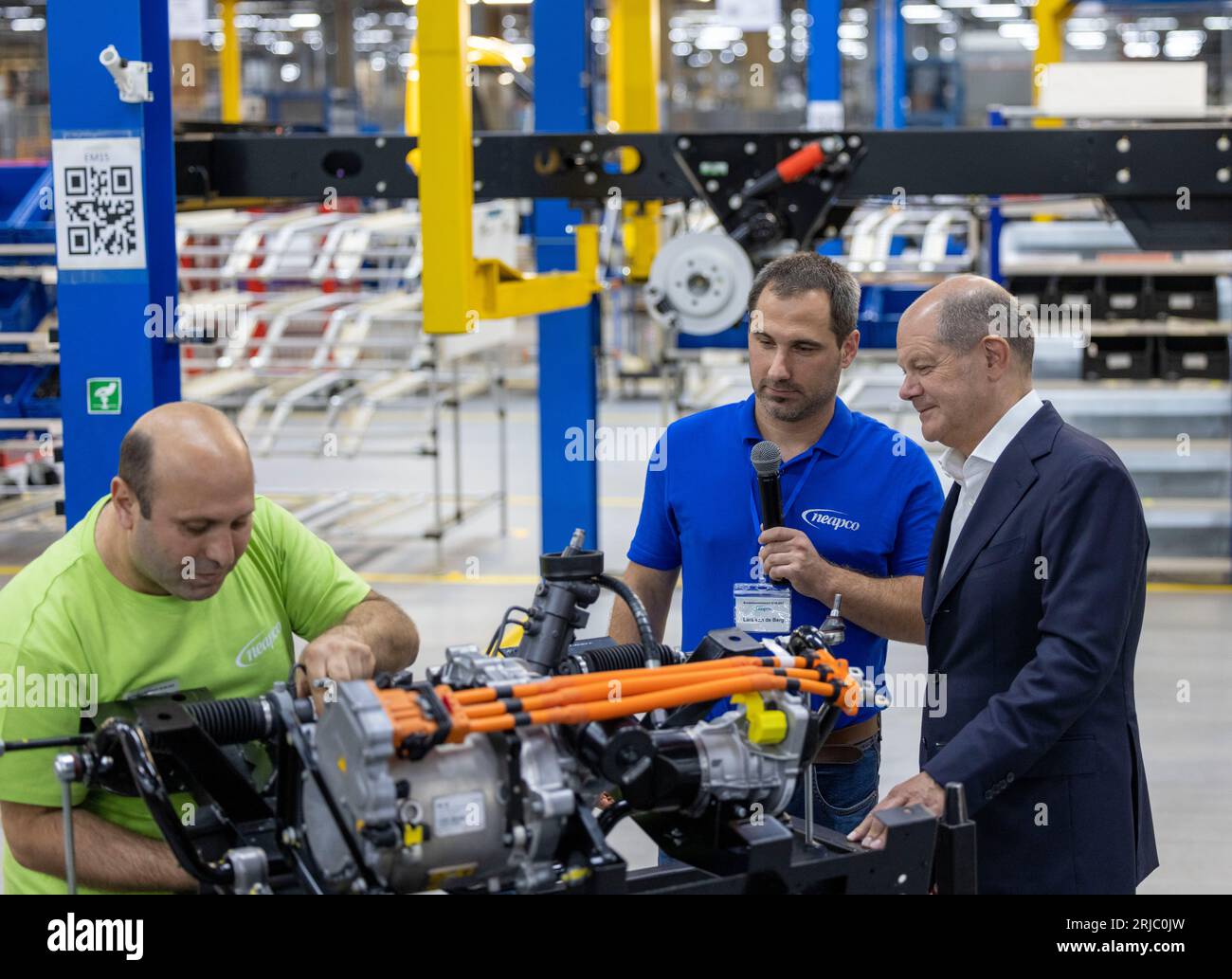 22 August 2023, North Rhine-Westphalia, Düren: German Chancellor Olaf ...