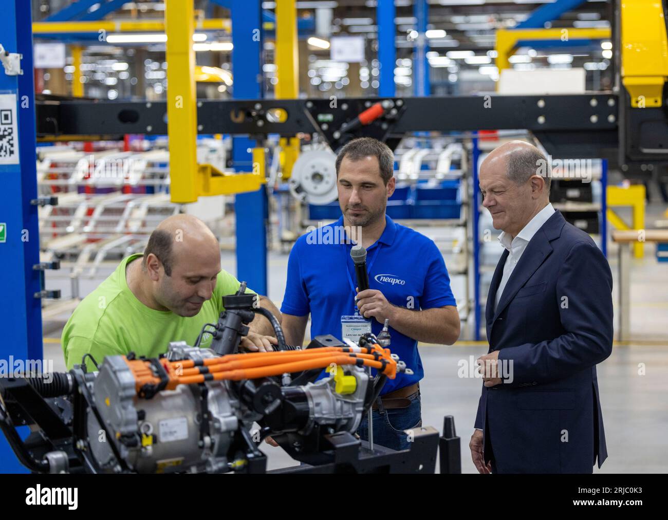 22 August 2023, North Rhine-Westphalia, Düren: German Chancellor Olaf ...