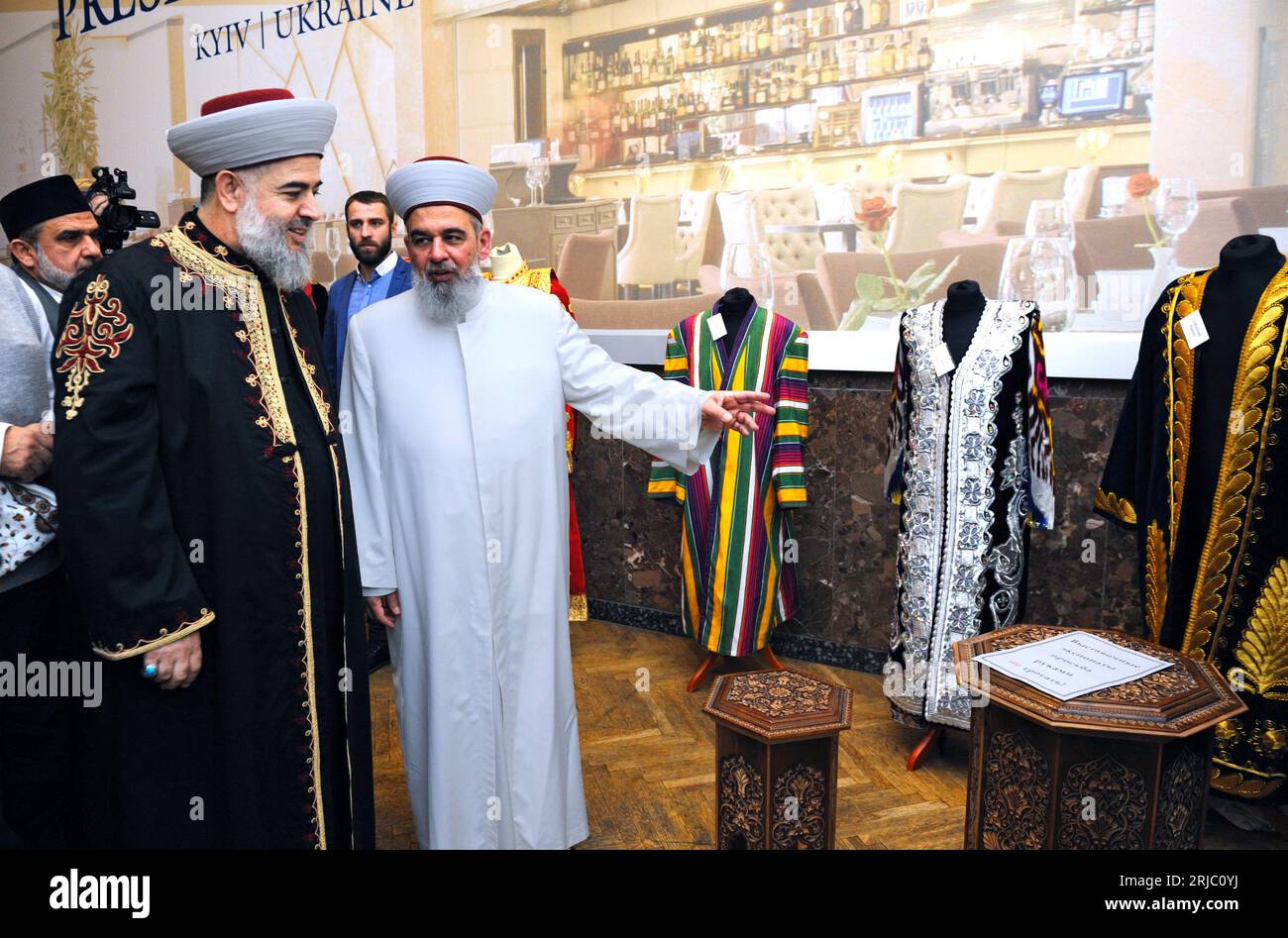 Sheikh Jameel Haleem (left) and mufti Sheikh Akhmed Tamim visiting ...