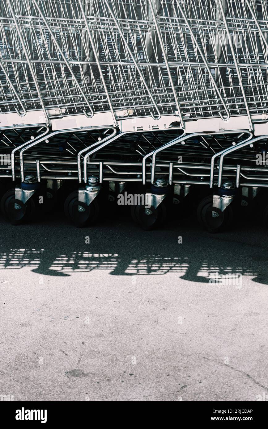 Outside product carts hi-res stock photography and images - Alamy