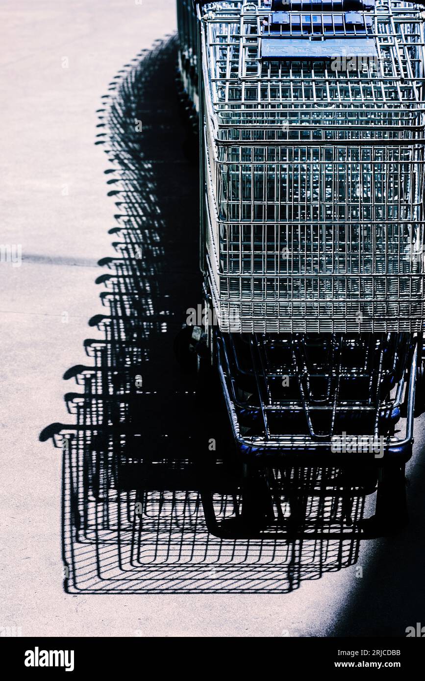 Outside product carts hi-res stock photography and images - Alamy