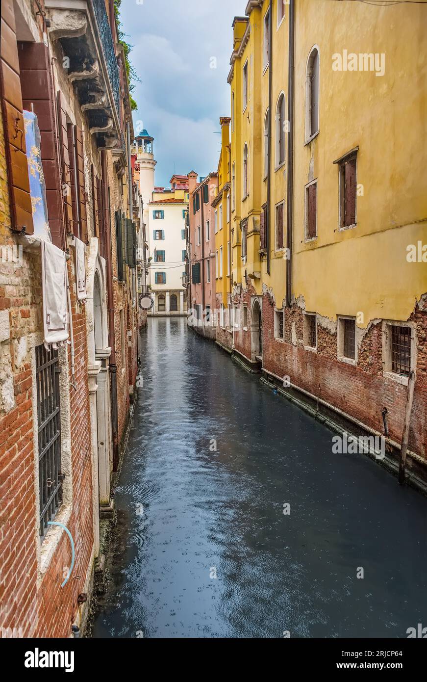 Narrow water canal and European architecture Stock Photo - Alamy