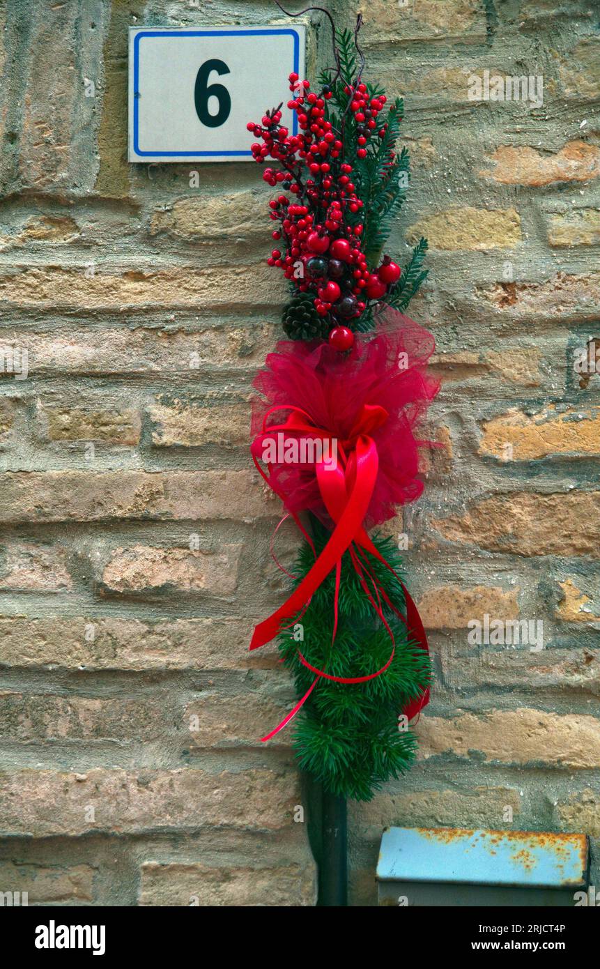 composizione di fiori finti Stock Photo - Alamy