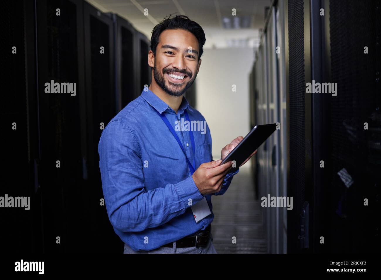 Asian admin in data center hi-res stock photography and images - Alamy