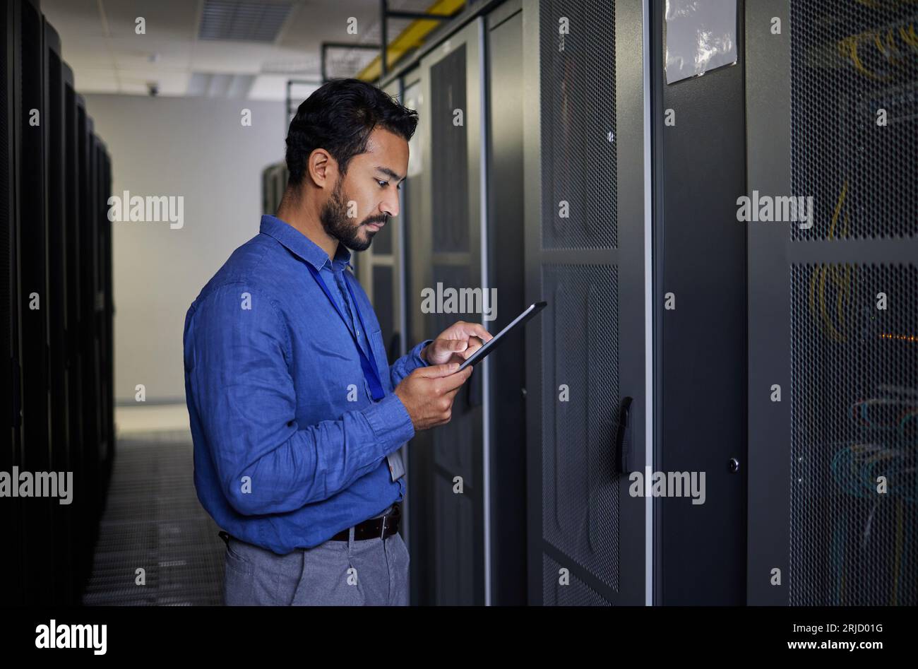 Technology data center busy hi-res stock photography and images - Alamy