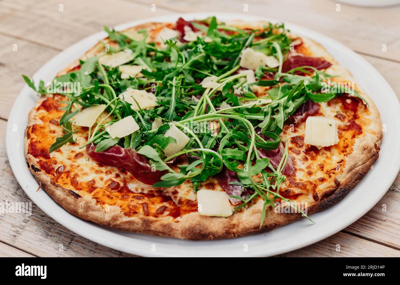Real neapolitan pizza margherita hi-res stock photography and images ...