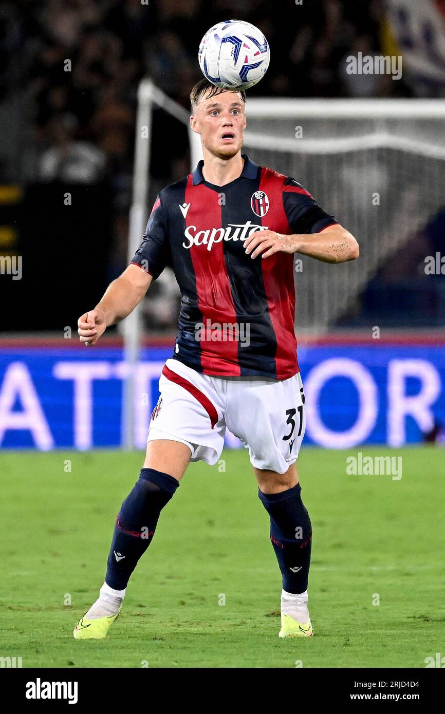 Sam Beukema of Bologna FC in action during the Serie A football match ...