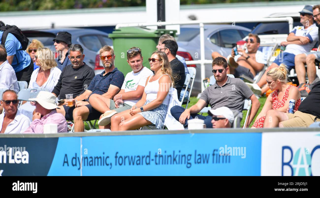 Cricket fans hi-res stock photography and images - Alamy