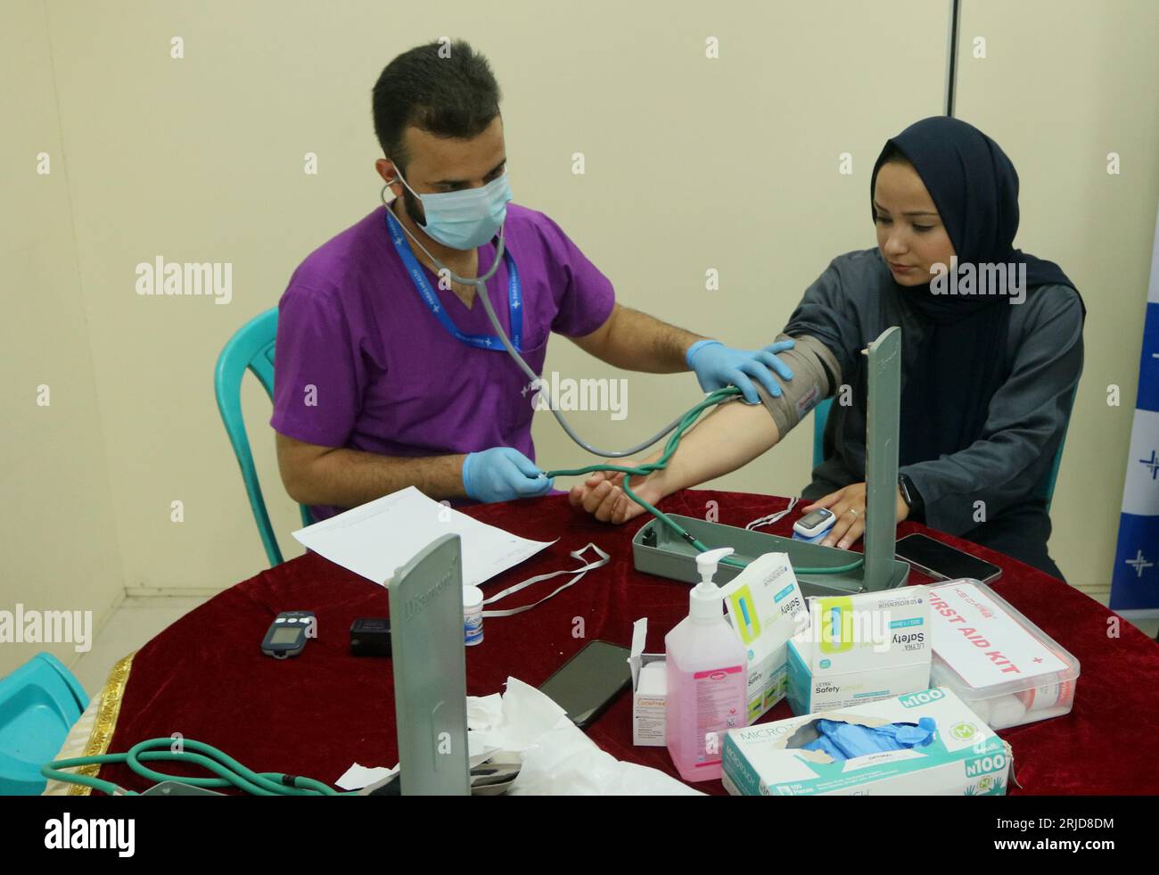 Medical camp hi-res stock photography and images - Alamy