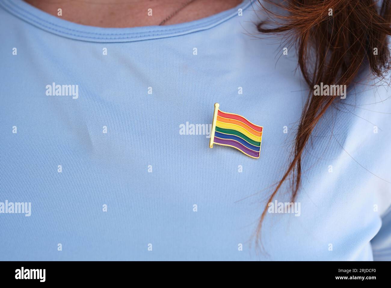 Person wearing a badge hi-res stock photography and images - Alamy