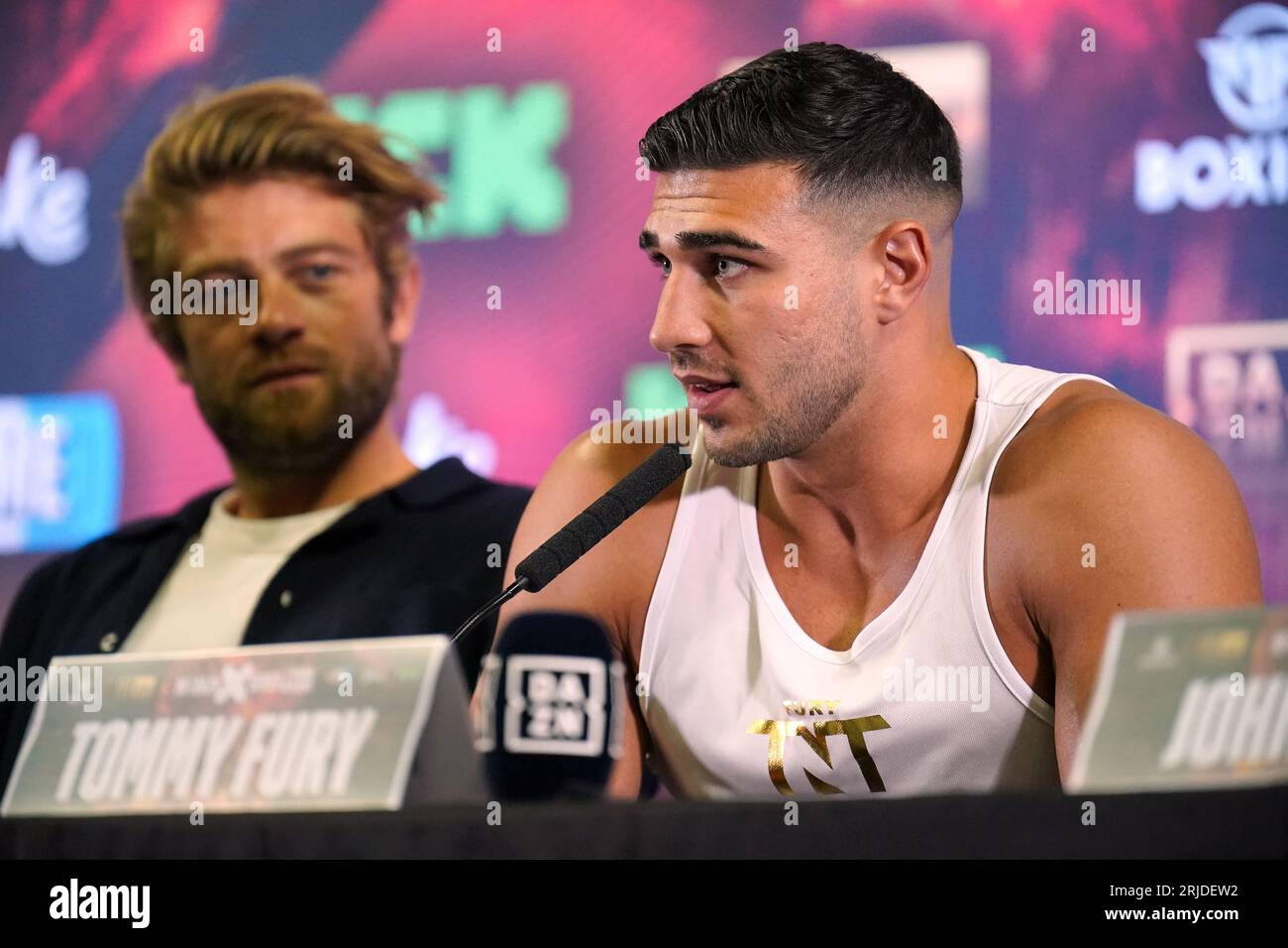 Ksi tommy fury hi-res stock photography and images - Alamy