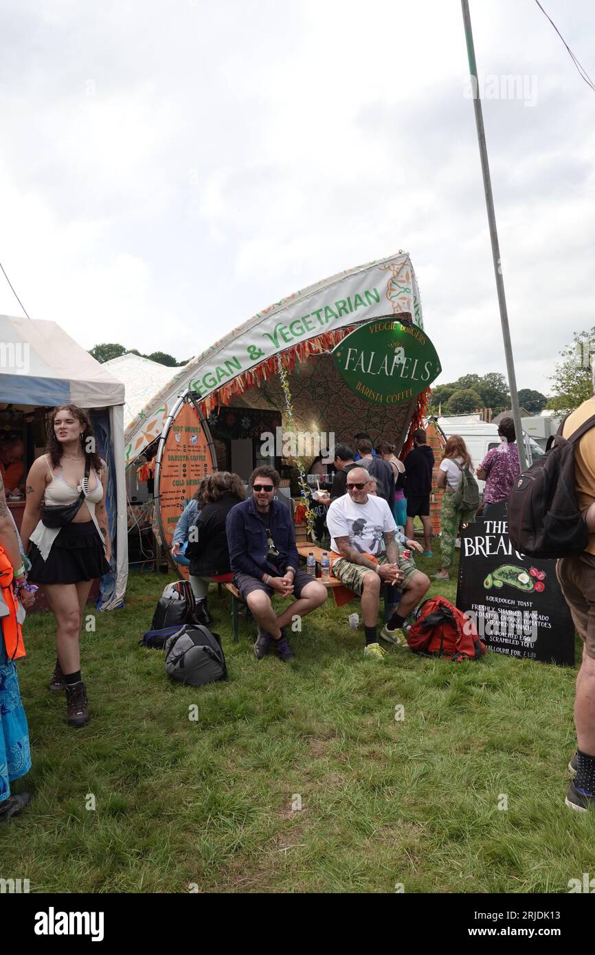 Vegan and vegetarian food outlet at a festival Stock Photo - Alamy