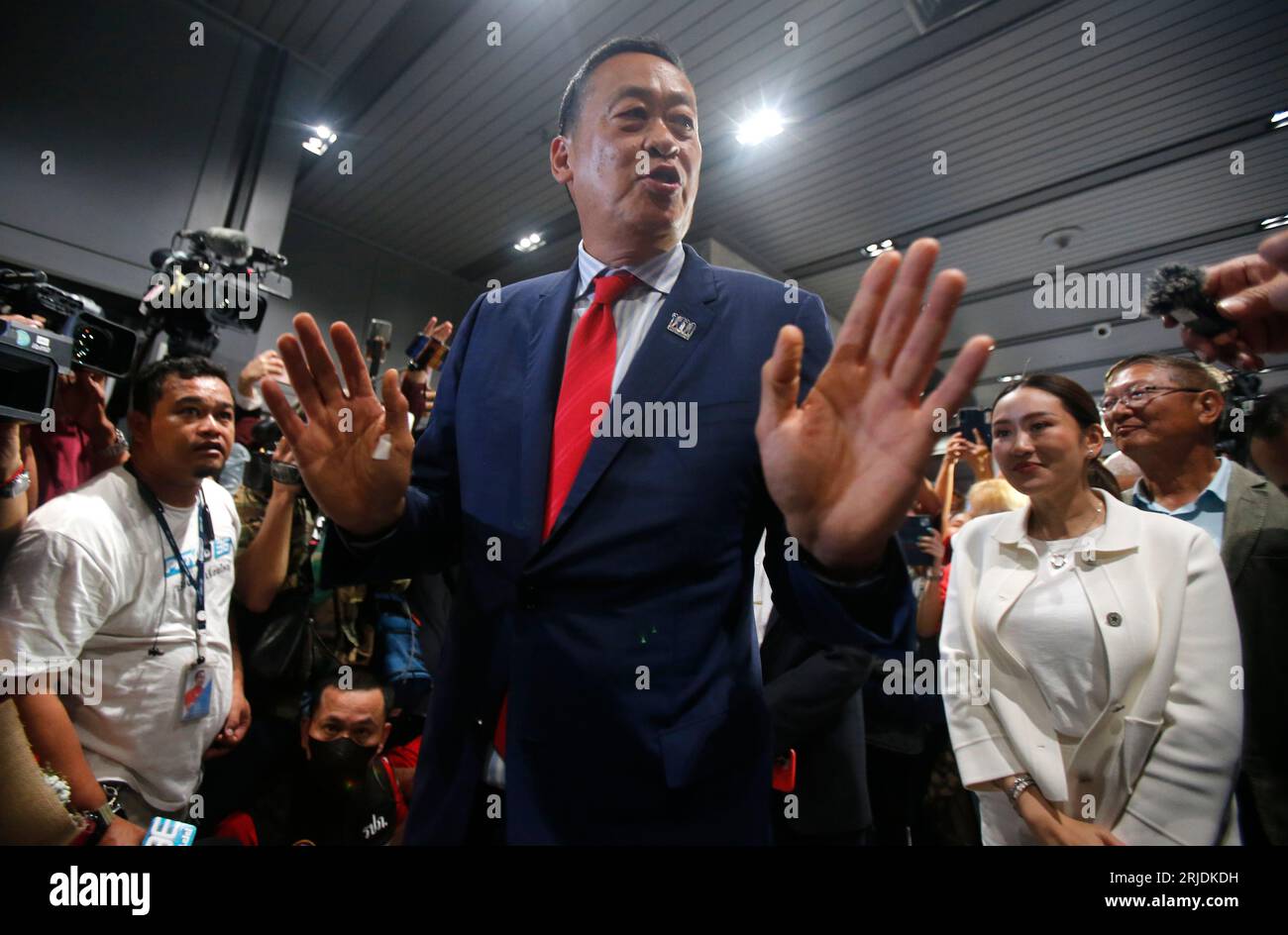 New Thailand's Prime Minister Srettha Thavisin and Panthongtae ...