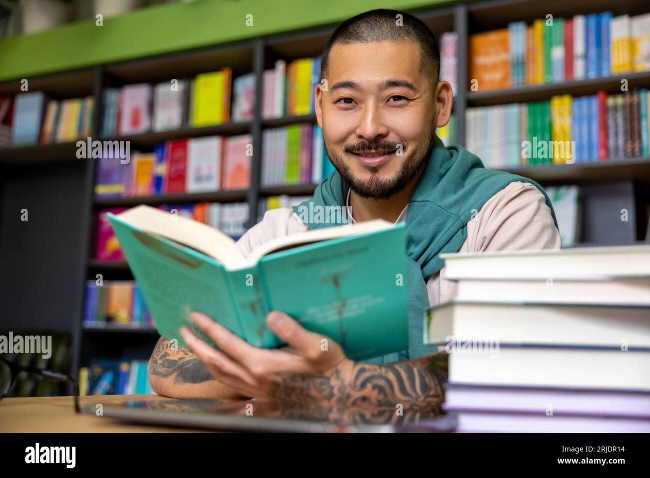 Boolshelves hi-res stock photography and images - Alamy