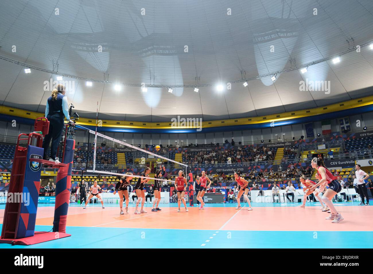 Croatia National Team players (R) and Switzerland National Team players ...